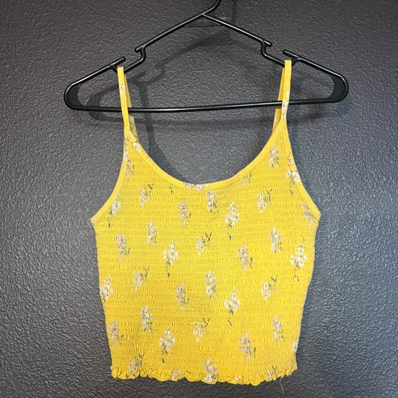Hollister | Tops | Medium Yellow Hollister Crop Top | Poshmark